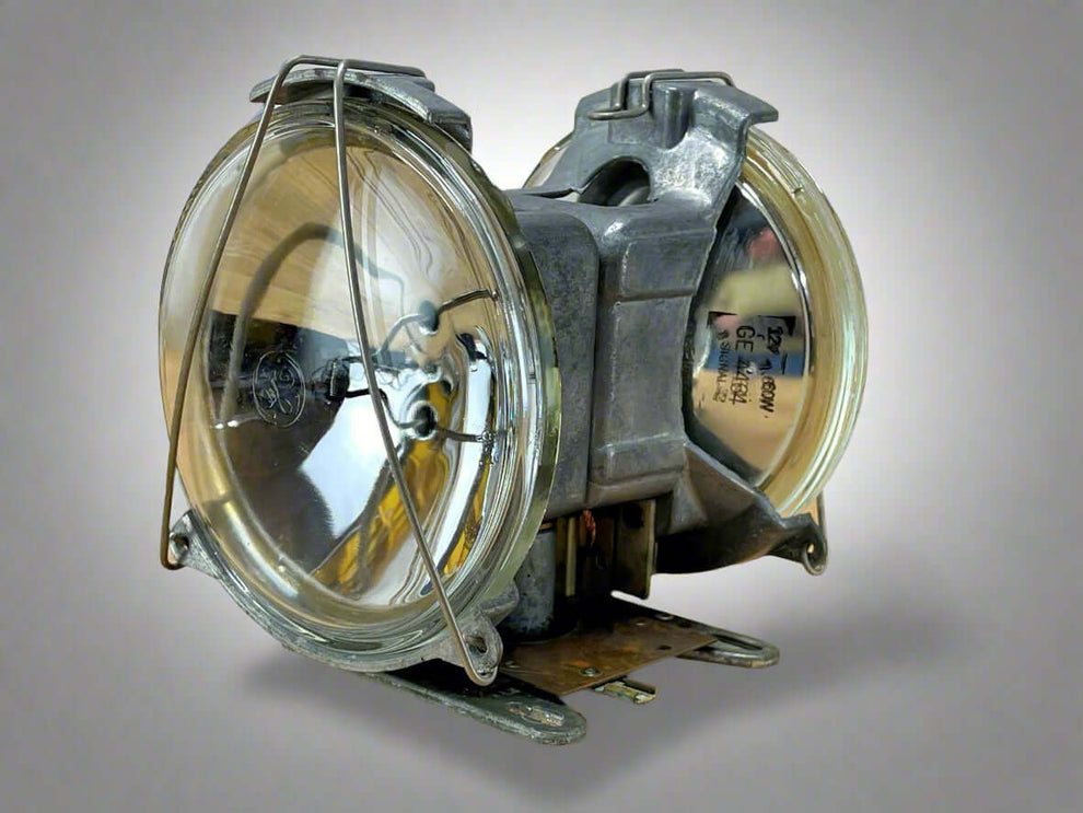 Federal Signal Aerodynic Aerotwin - Rotator Light Assembly with GE 446