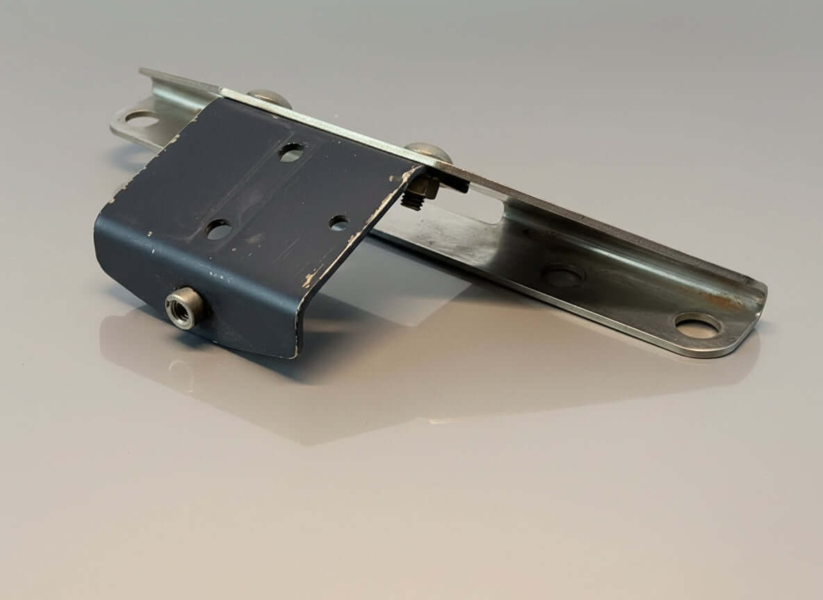 Federal Signal Aerodynic Lightbar - HK Mounting Bracket - Leg - Feet