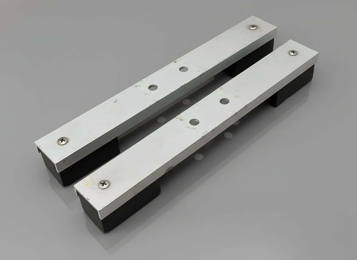 Yankee 911 Lightbar - Pair of Mounting Feet
