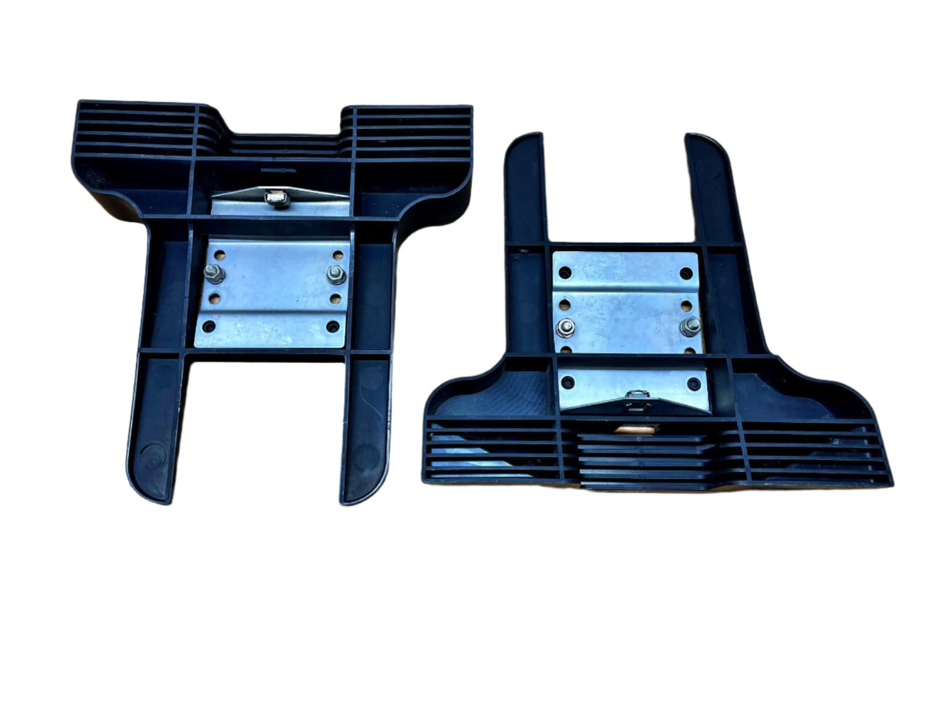 CODE 3 2100 2500 2700 MX7000 Excalibur - Pair Mounting Feet with Hardw