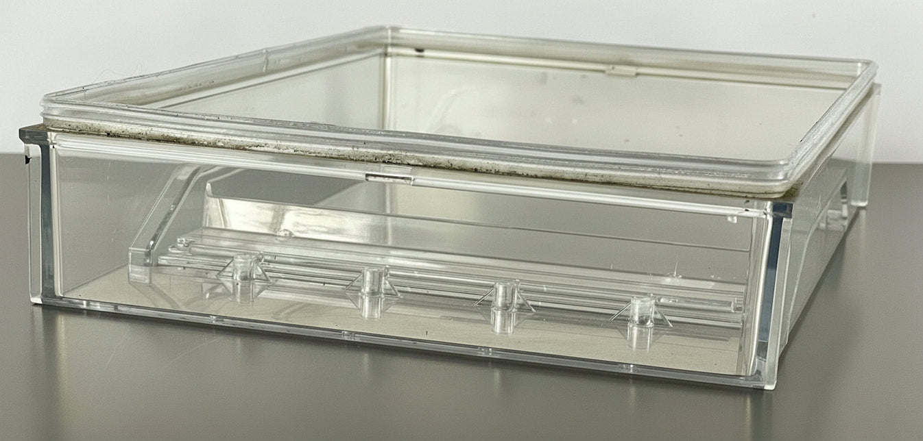 CODE 3 RX2700 Lightbar - 8" Wide - T5109X Lower Bottom Clear Base Cent