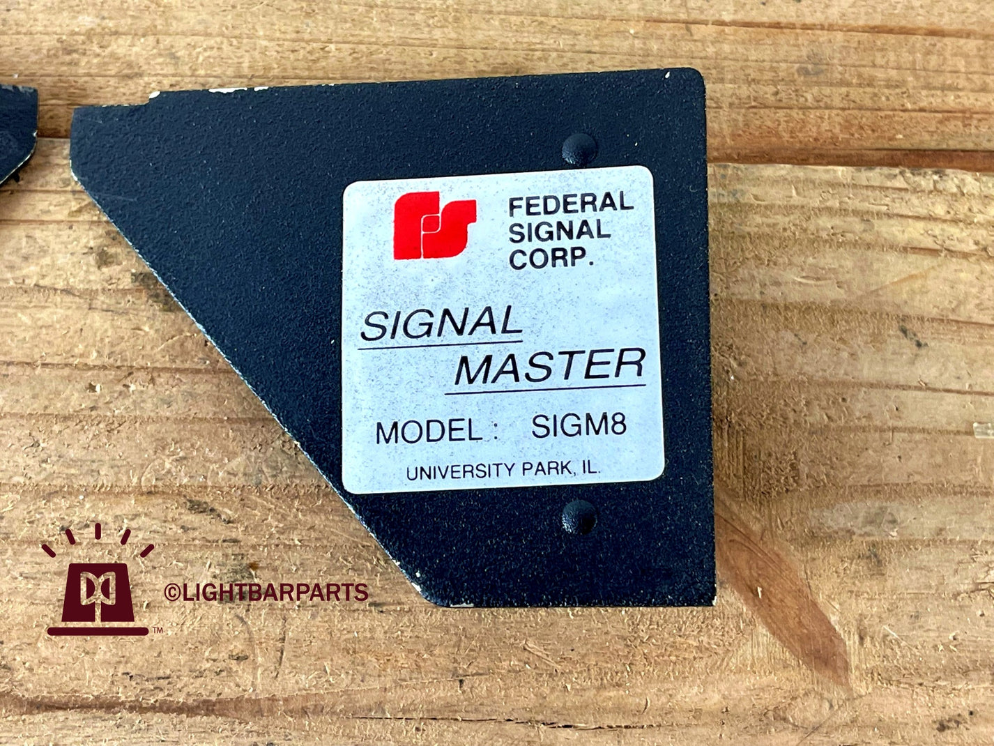 Federal Signal SignalMaster SIGM8 - Pair Of End Caps With Screws